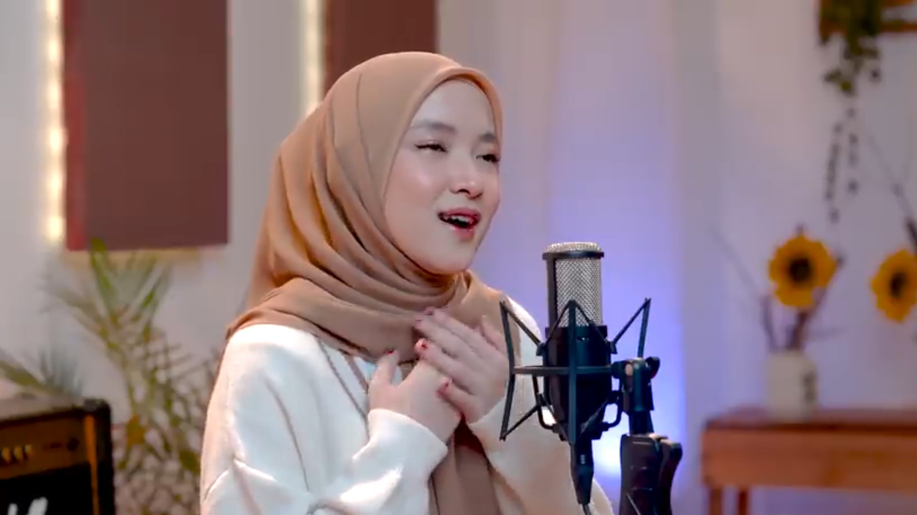 Lirik Allah Karim Versi Nissa Syaban - Urupedia